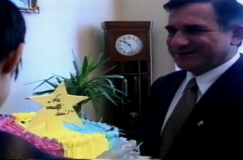 VIDEO Cum a sărbătorit Gheorghe Funar ziua de naștere în anul 2000. A ...
